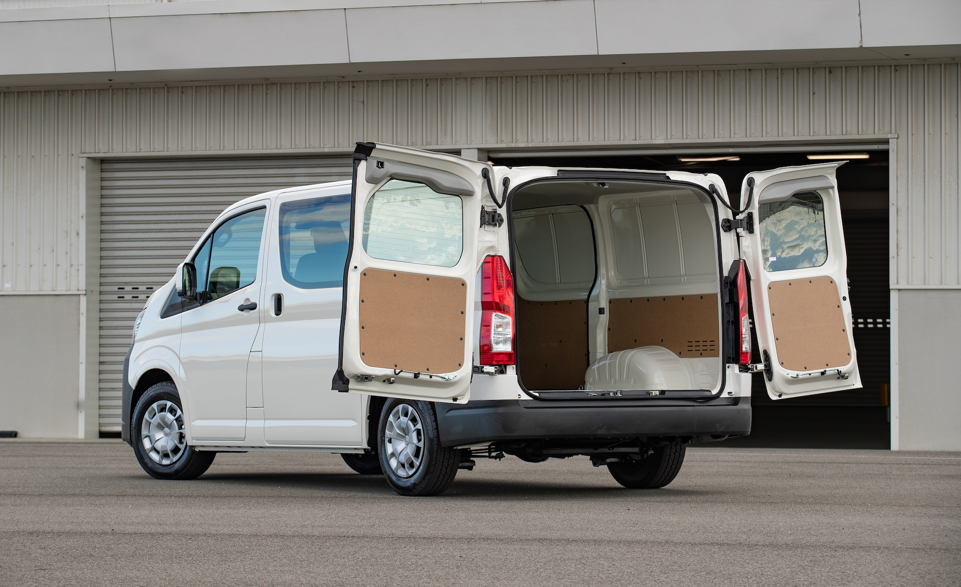 Toyota HiAce to Gain Rear Barn Door Option | Latest News